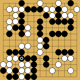 Ladder Challenge: Waiting for Go-dot(#106) vs lzxxyn(#66)